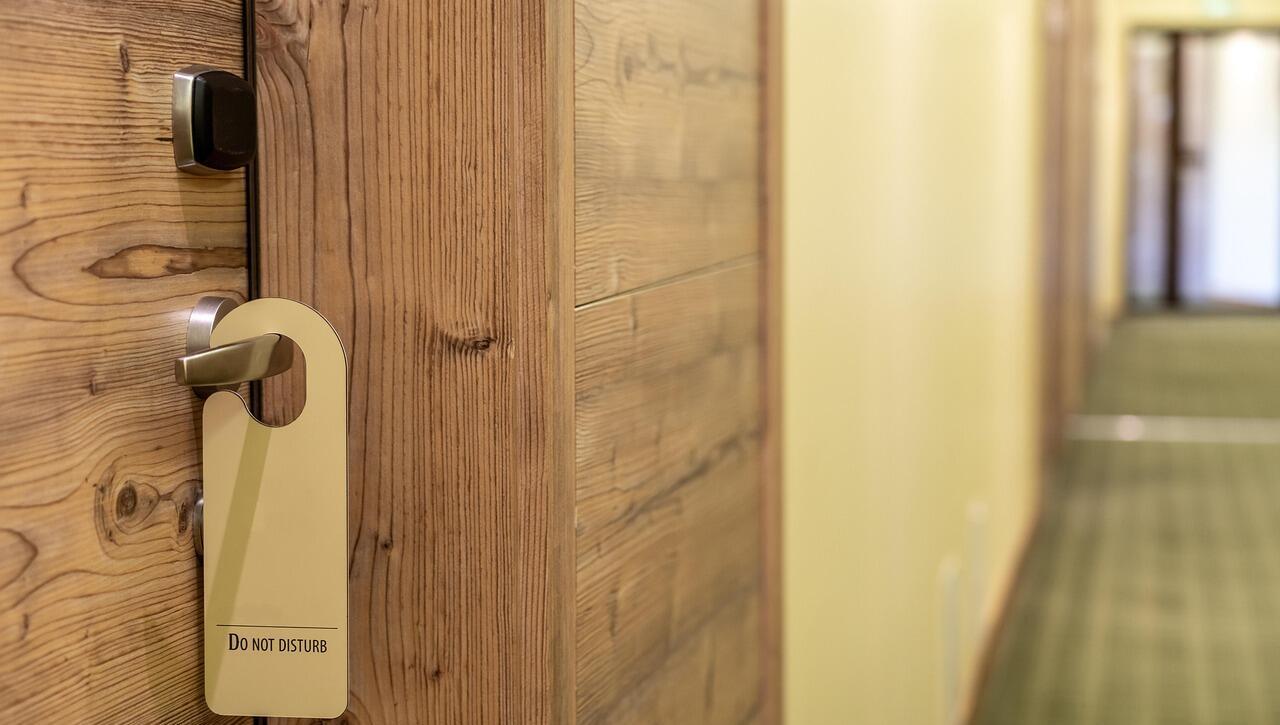 12 Things Hotel Housekeepers Wish Guests Would Stop Doing Before Checkout